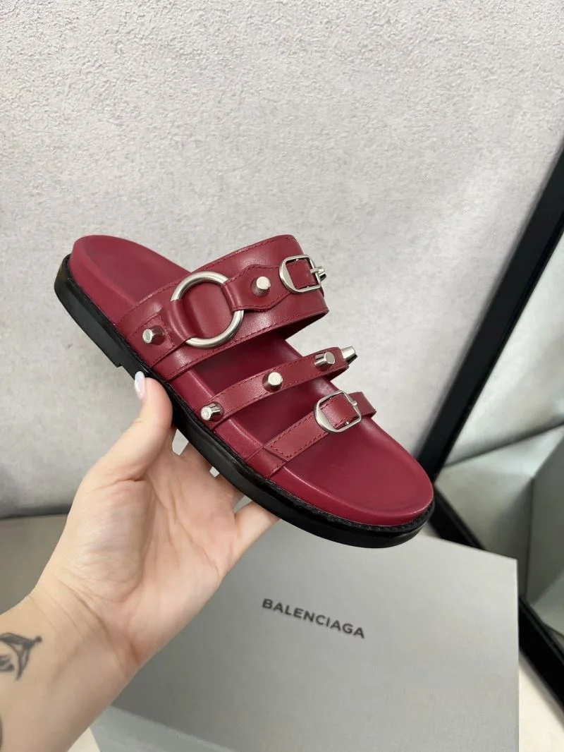 Low-cost Balenciaga Slippers