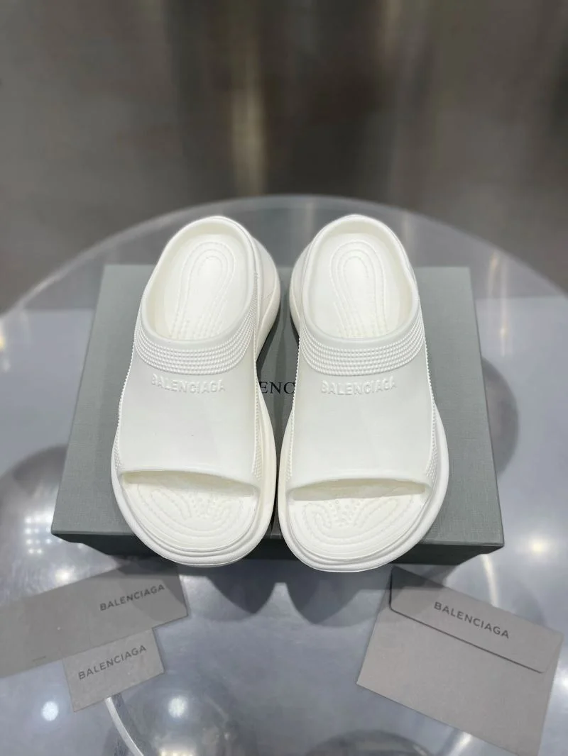 Bargain Balenciaga Slippers