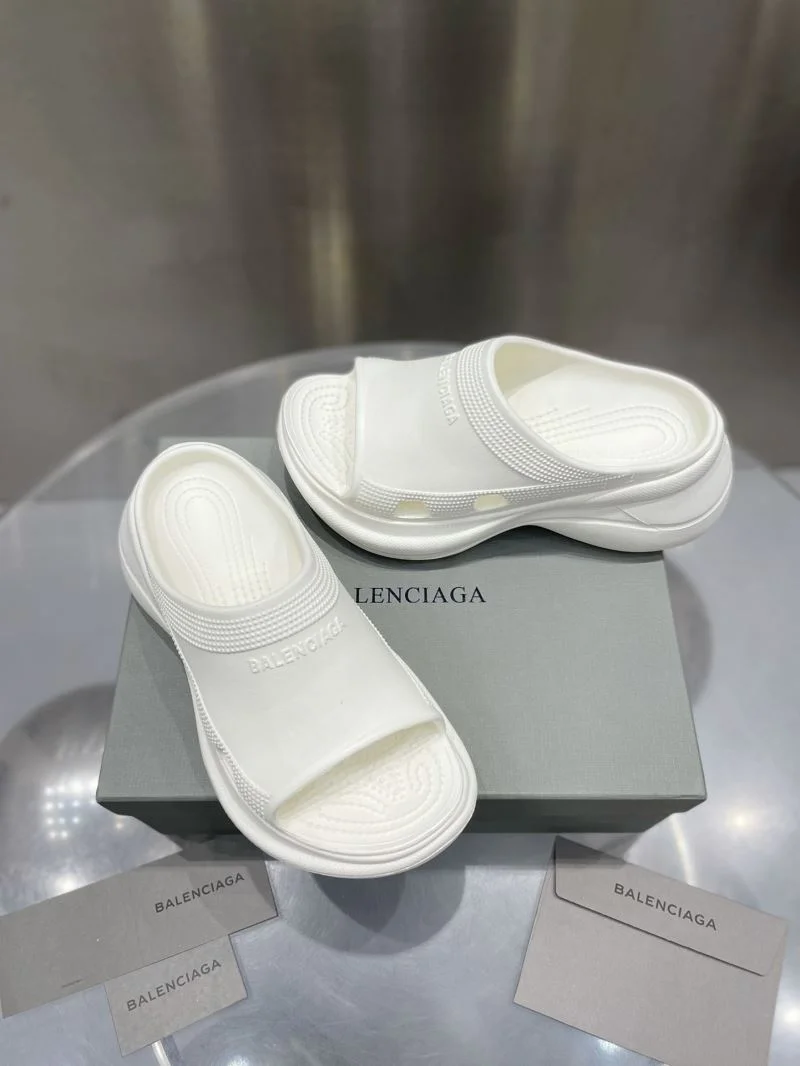 Bargain Balenciaga Slippers