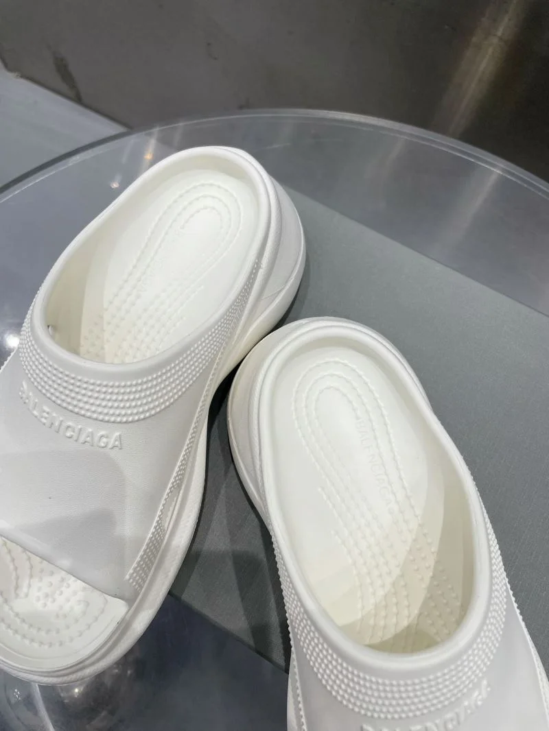 Bargain Balenciaga Slippers