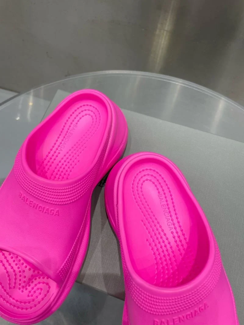 Exact replica Balenciaga Slippers