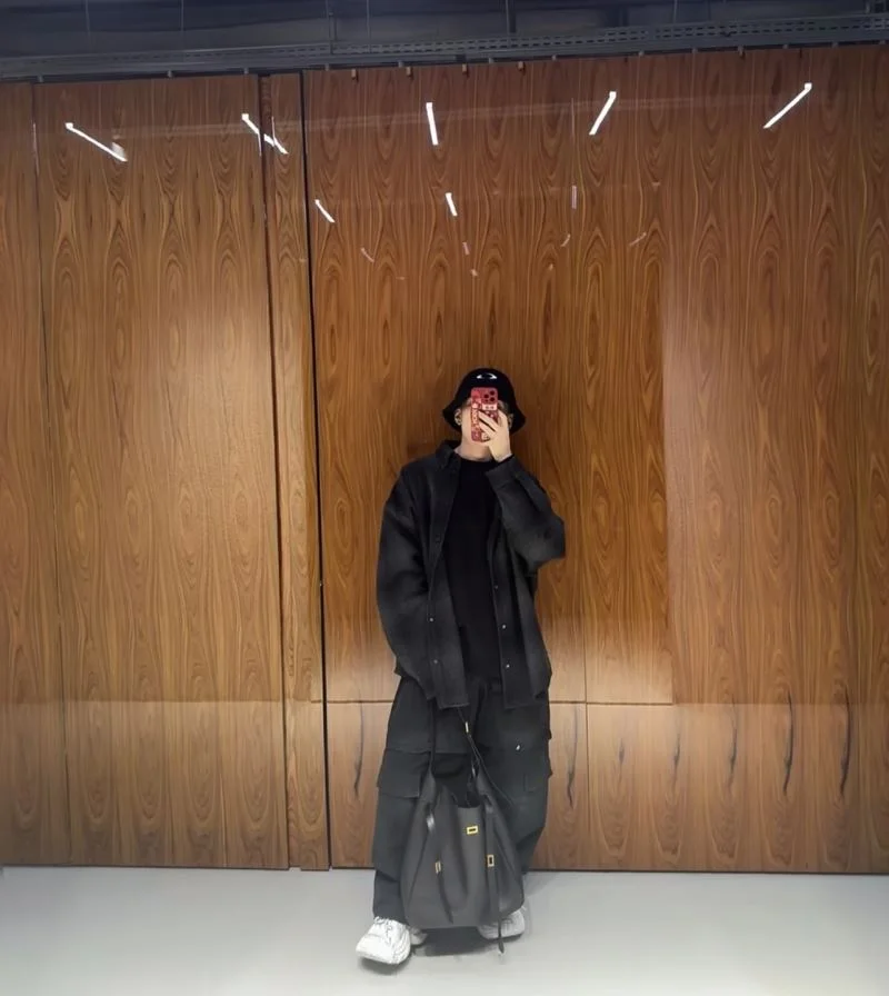 Discounted Balenciaga Small Bucket Bag - Latest Must-Have Accessory