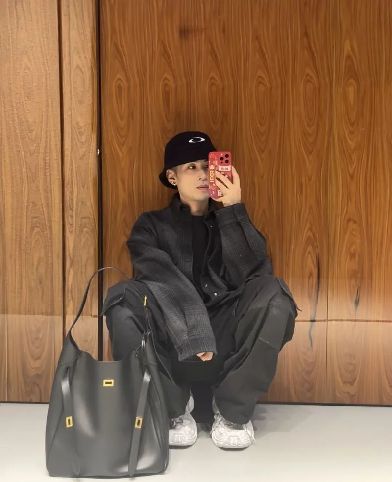 Discounted Balenciaga Small Bucket Bag - Latest Must-Have Accessory