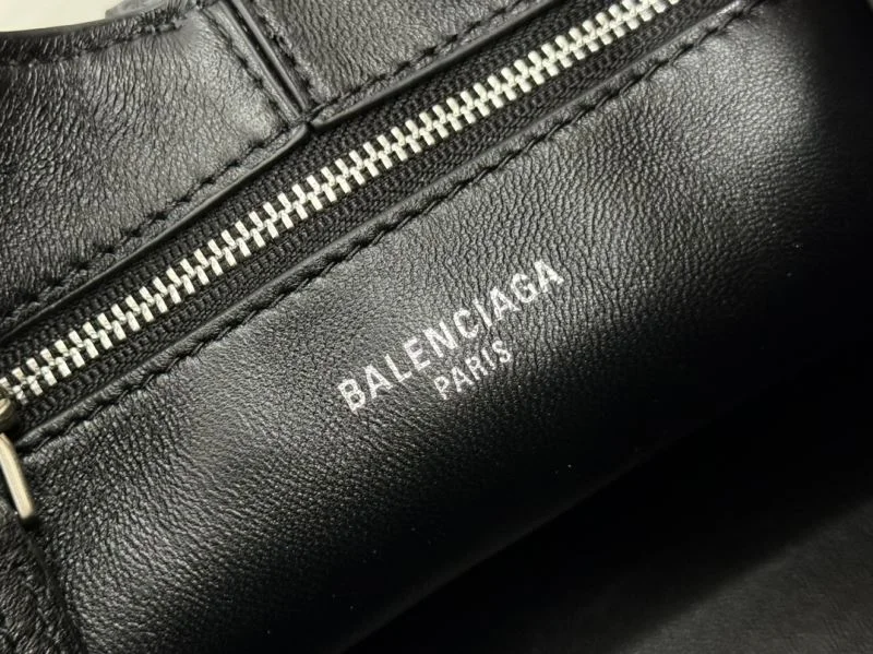 1:1 copy Balenciaga Small Hobo Lock Bag - Minimalist Chic Tote