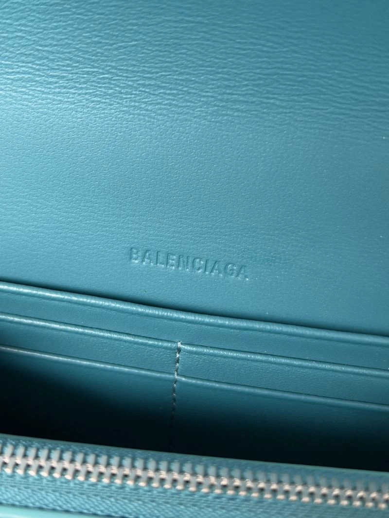 Cut-rate Balenciaga Spring 2022 Gossip Crossbody Bag - Luxury Leather Design
