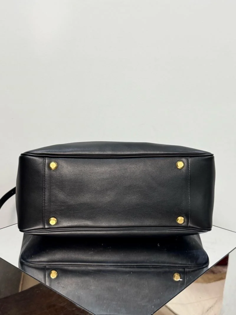 Accurate model Balenciaga Stylish Large Bucket Bag - Authentic Photos Collection