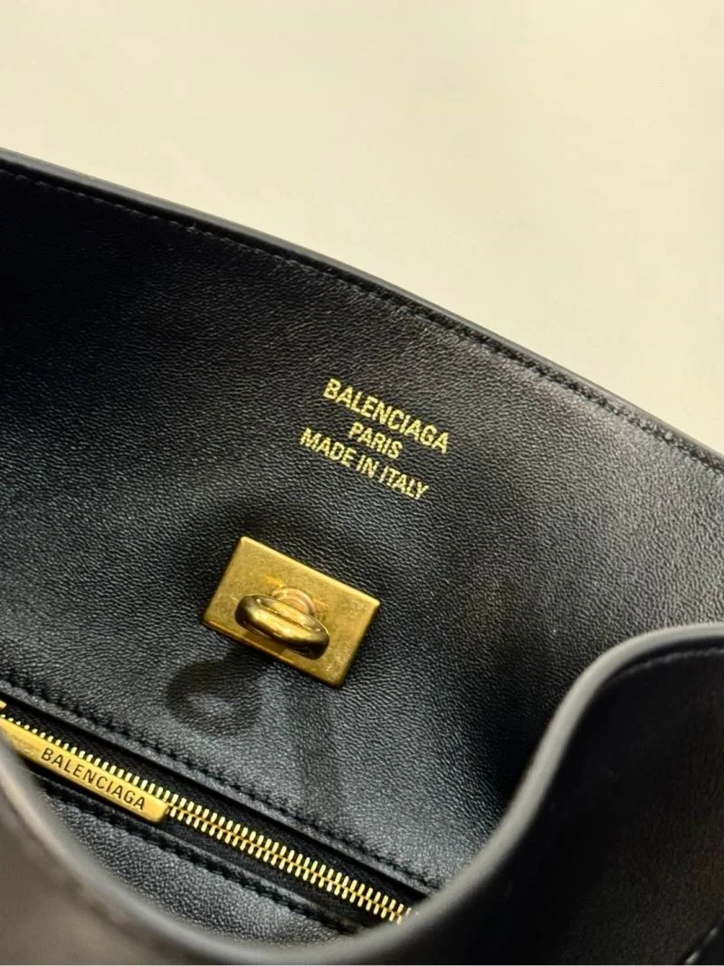 Accurate model Balenciaga Stylish Large Bucket Bag - Authentic Photos Collection