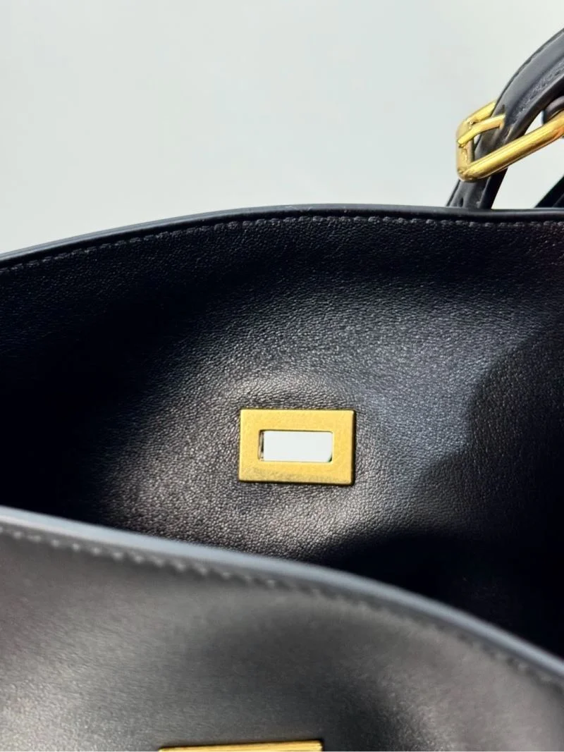Accurate model Balenciaga Stylish Large Bucket Bag - Authentic Photos Collection