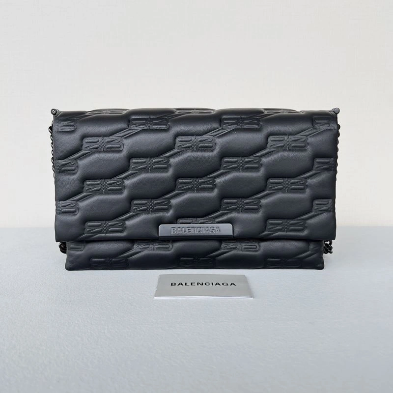 Balenciaga Summer 22 Triplet S Handbag - Red Carpet Chic