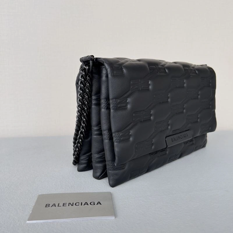 Official Balenciaga Summer 22 Triplet S Handbag - Red Carpet Chic