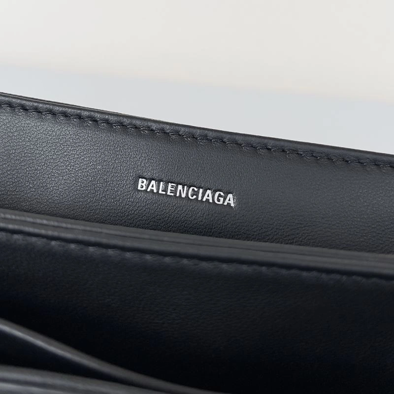 Official Balenciaga Summer 22 Triplet S Handbag - Red Carpet Chic