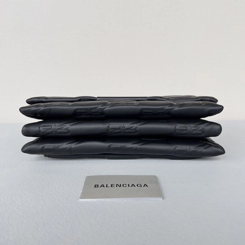 Official Balenciaga Summer 22 Triplet S Handbag - Red Carpet Chic