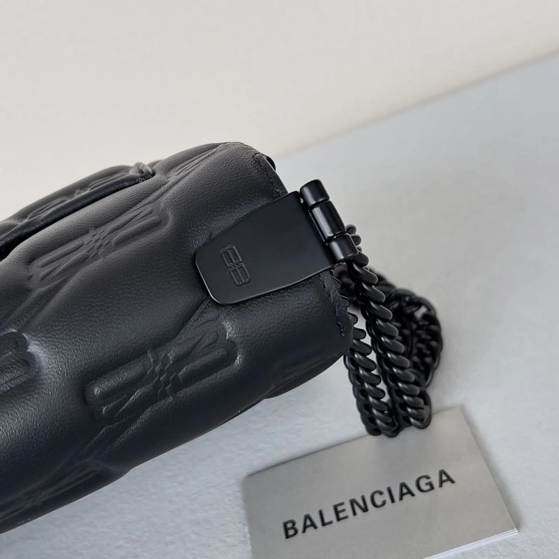 Official Balenciaga Summer 22 Triplet S Handbag - Red Carpet Chic