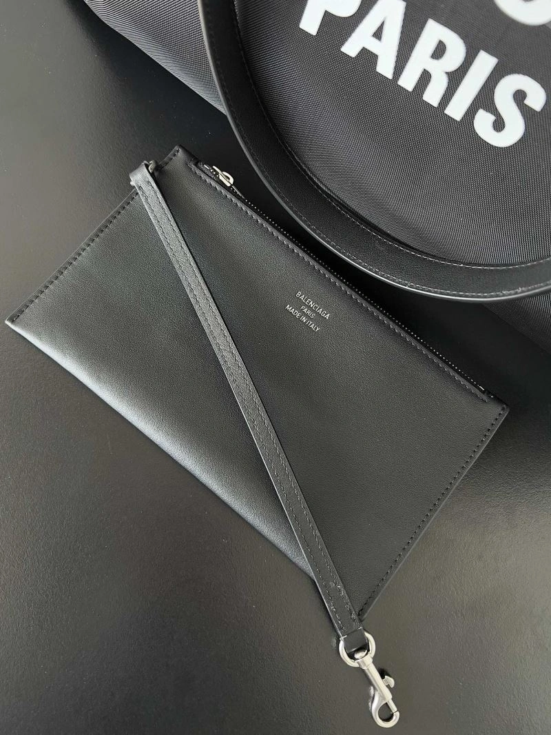 Accurate model Balenciaga Summer 23 Duty Free Mesh Tote Bag with Stylish Pouch
