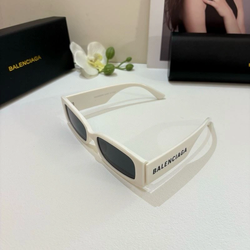 Cut-rate Balenciaga Sunglasses
