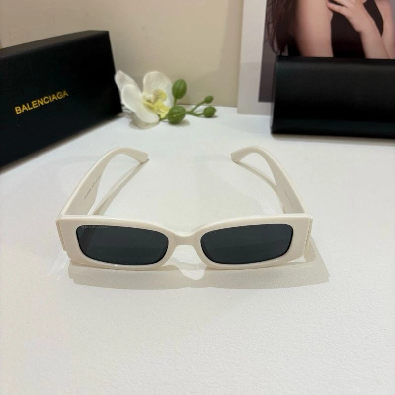 Cut-rate Balenciaga Sunglasses