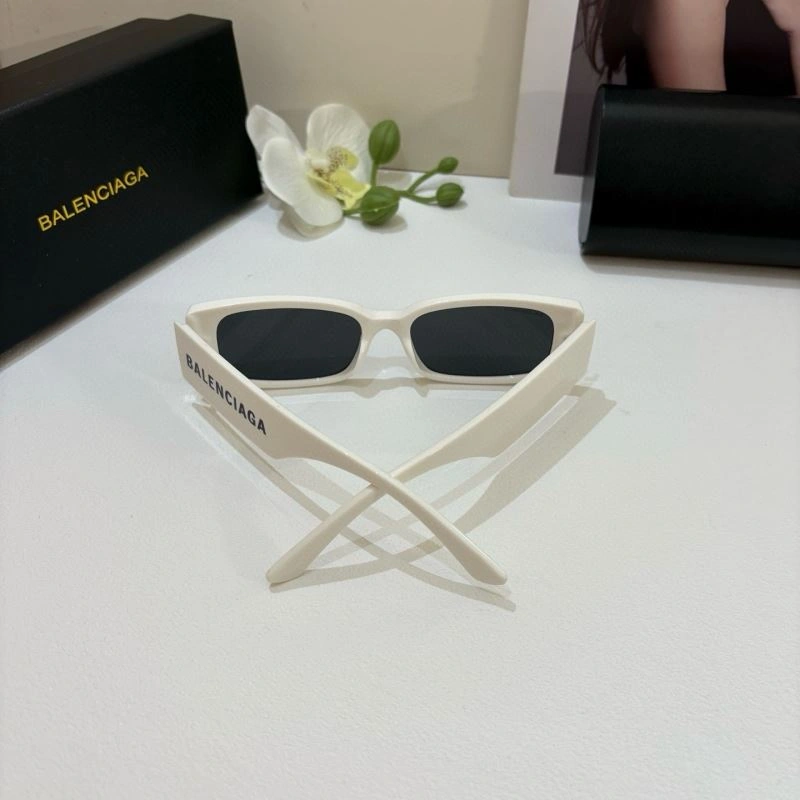 Cut-rate Balenciaga Sunglasses