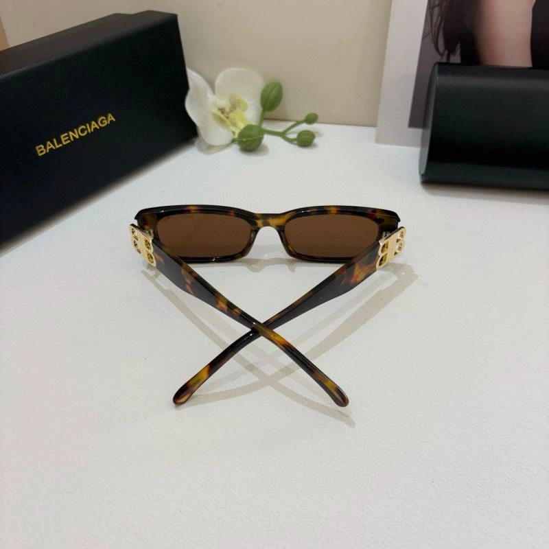Low-cost Balenciaga Sunglasses