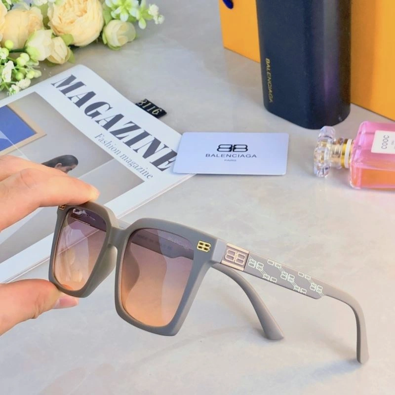 Low-cost Balenciaga Sunglasses