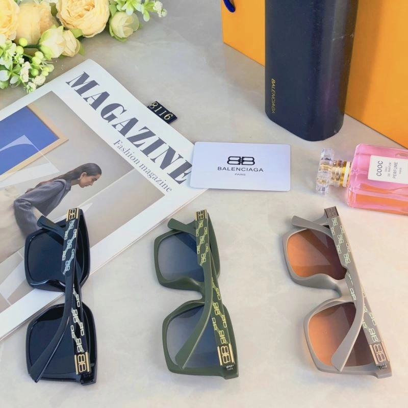 Low-cost Balenciaga Sunglasses
