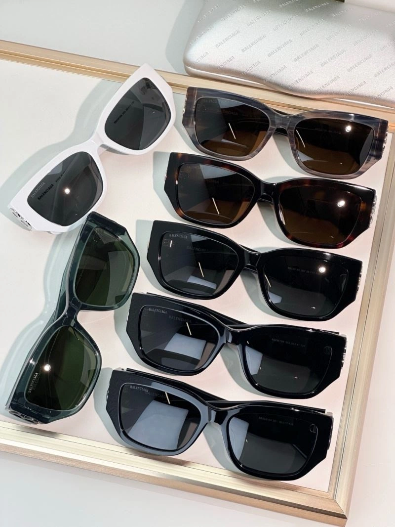 Low-cost Balenciaga Sunglasses