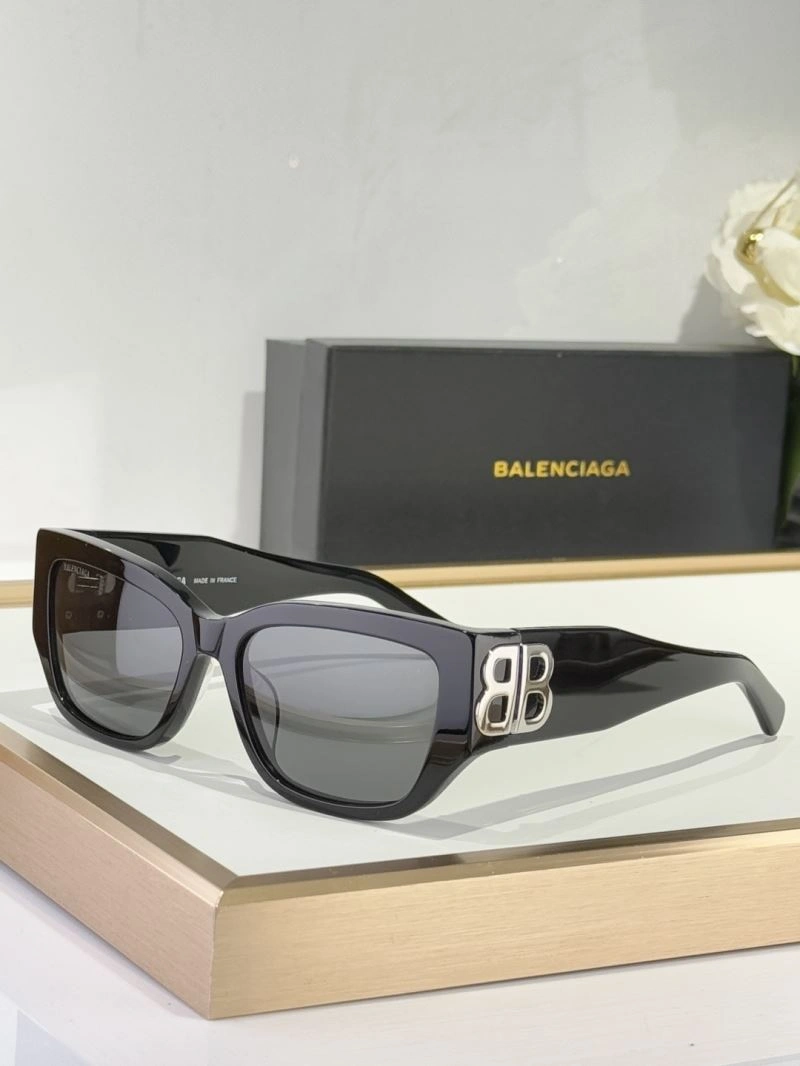 Low-cost Balenciaga Sunglasses