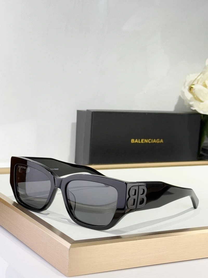 Low-cost Balenciaga Sunglasses