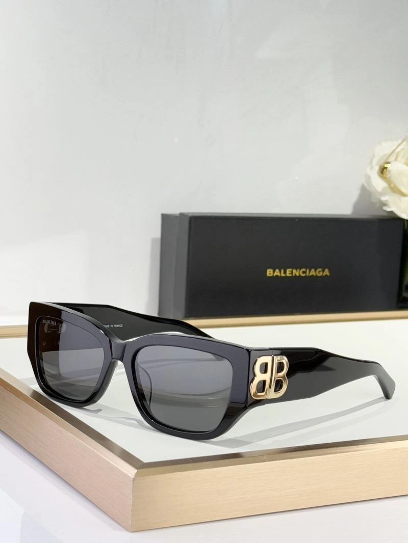 Low-cost Balenciaga Sunglasses