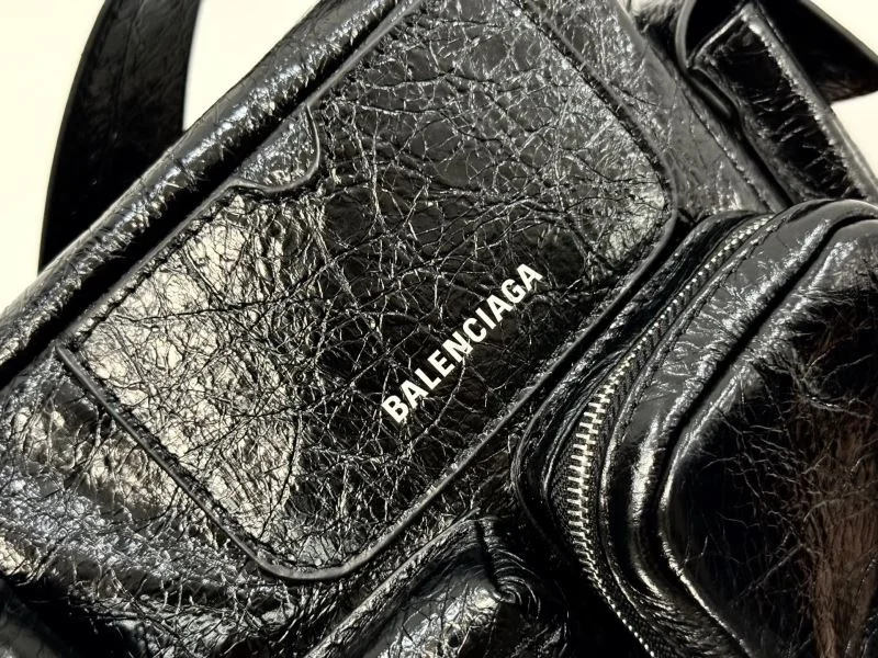 Accurate model Balenciaga Superbusy Vintage Camera Bag - Spring Summer 2025