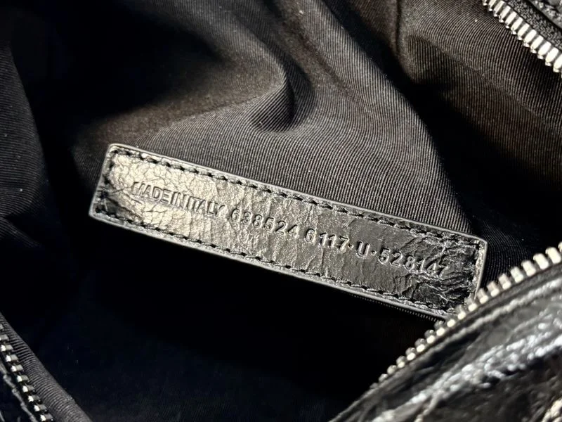 Accurate model Balenciaga Superbusy Vintage Camera Bag - Spring Summer 2025