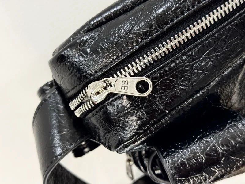 Accurate model Balenciaga Superbusy Vintage Camera Bag - Spring Summer 2025