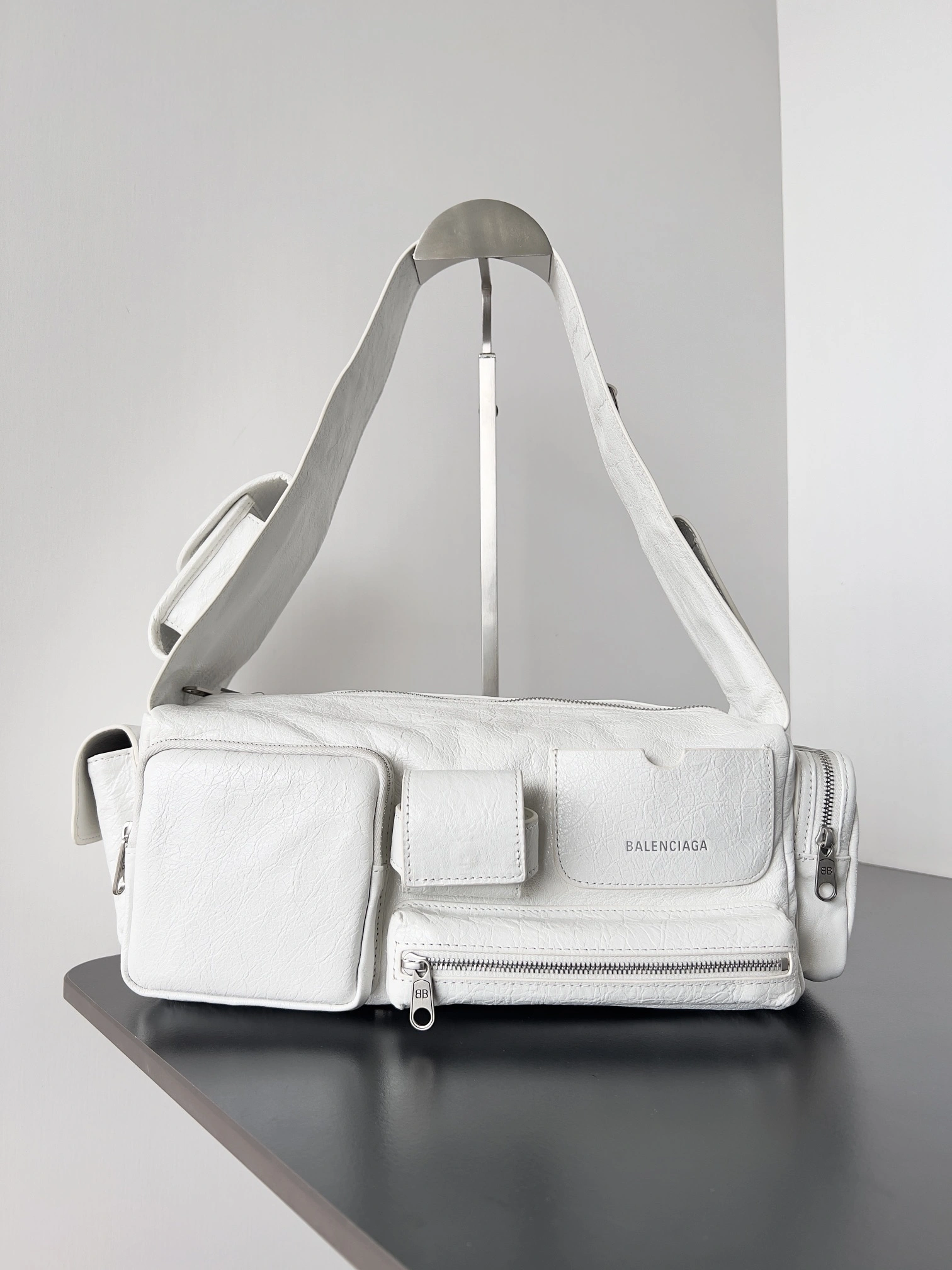 Balenciaga Superbusy Vintage Lambskin Shoulder Bag - Dark Punk Tote