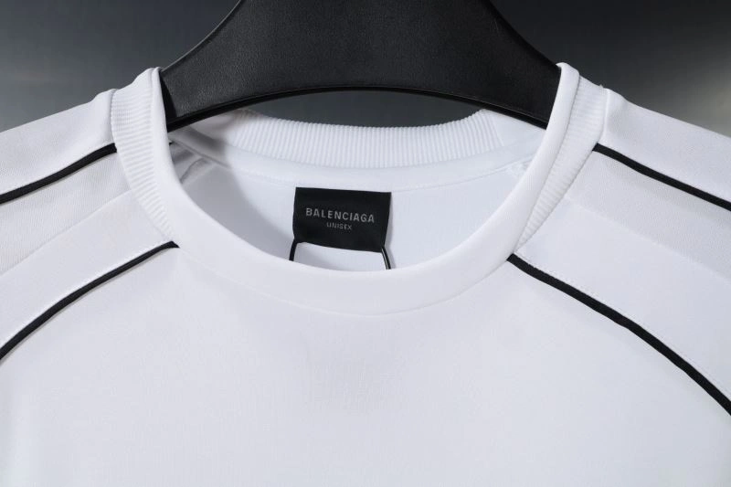 Accurate model Balenciaga T-Shirts