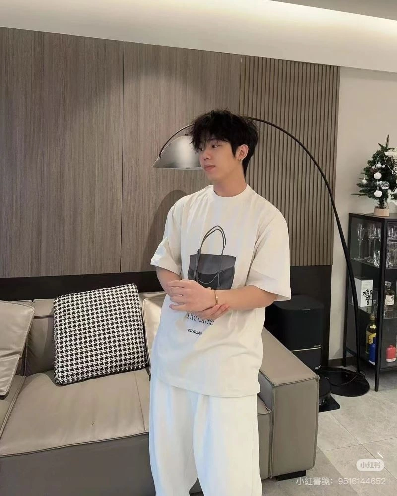 High fidelity Balenciaga T-Shirts