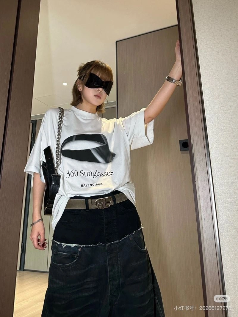 Low-cost Balenciaga T-Shirts