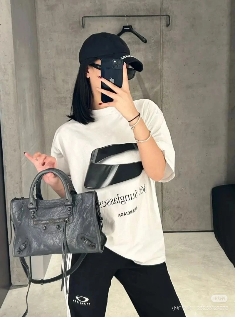 Low-cost Balenciaga T-Shirts