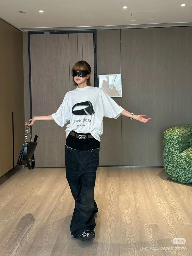 Low-cost Balenciaga T-Shirts