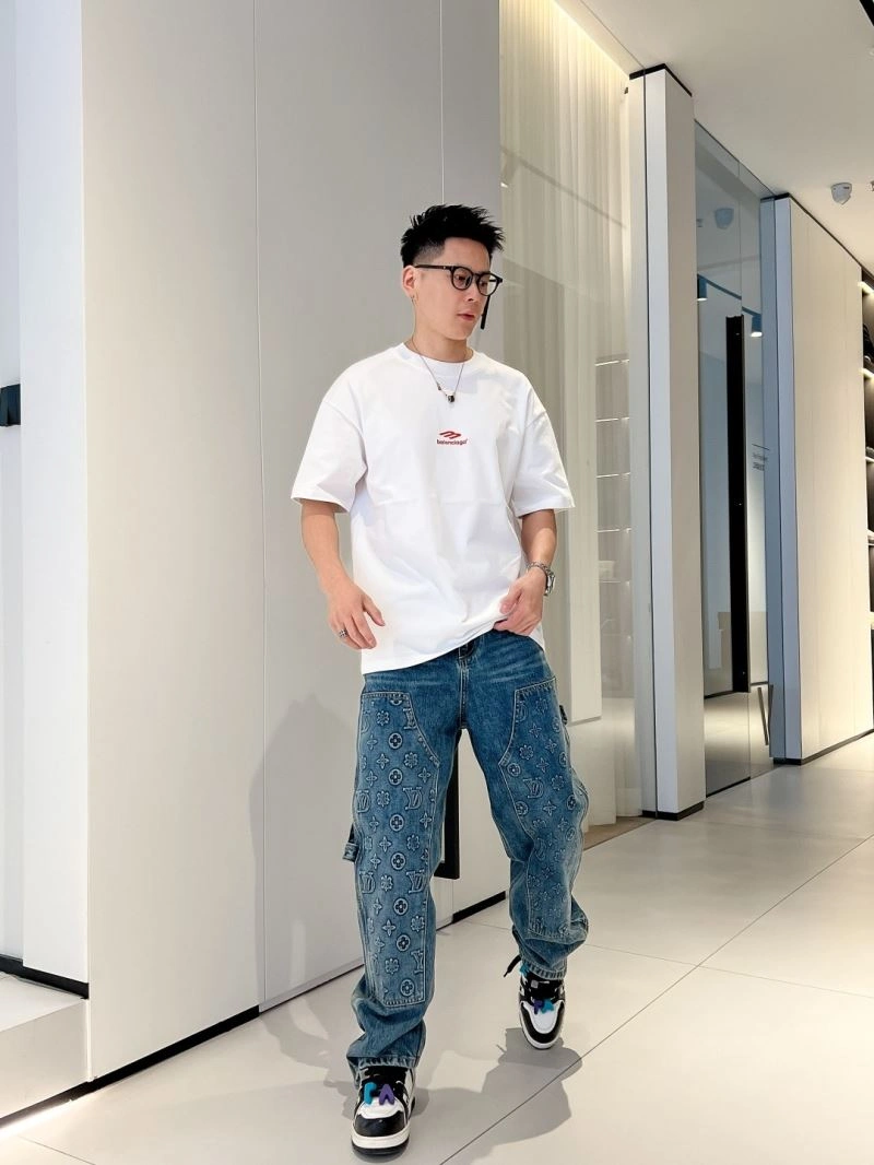 Reasonably priced Balenciaga T-Shirts