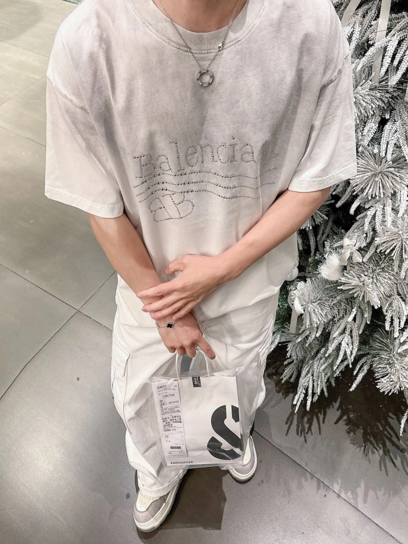 Bargain Balenciaga T-Shirts