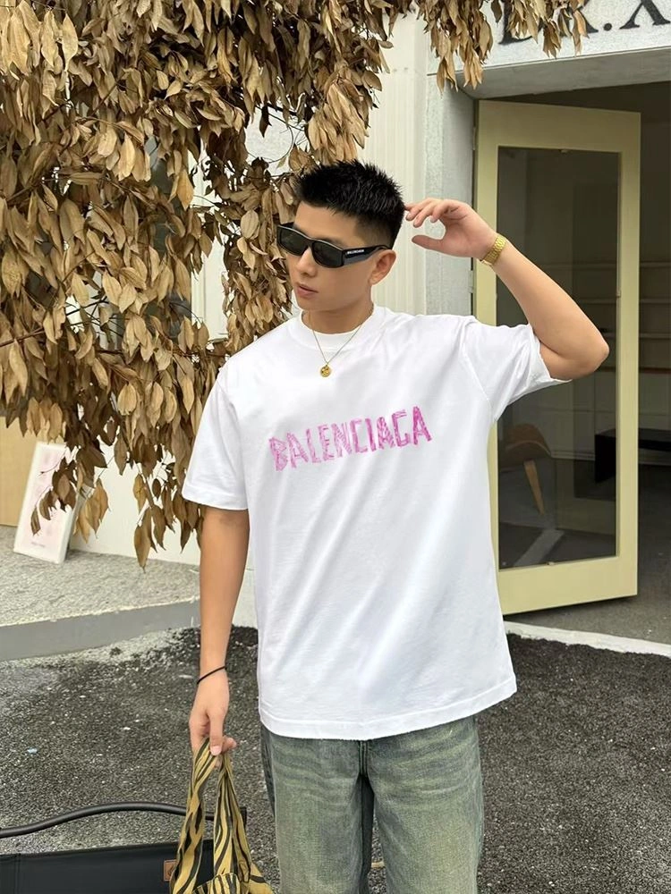 Bargain Balenciaga T-Shirts