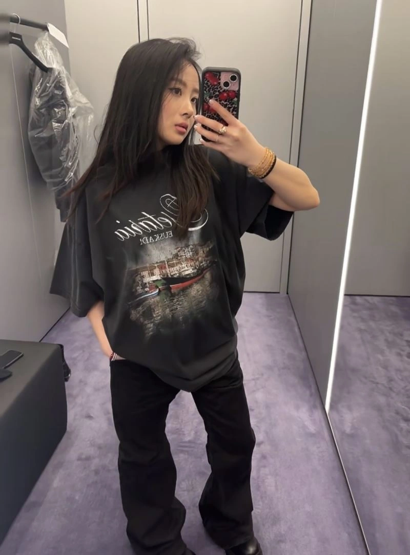 Legit Balenciaga T-Shirts