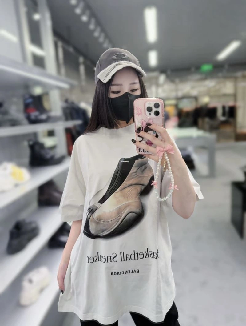 Top match Balenciaga T-Shirts