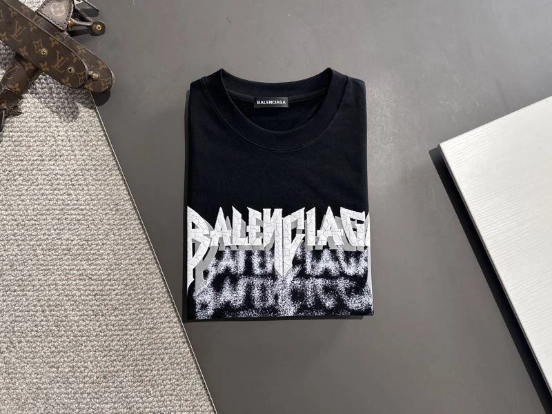 Bargain Balenciaga T-Shirts