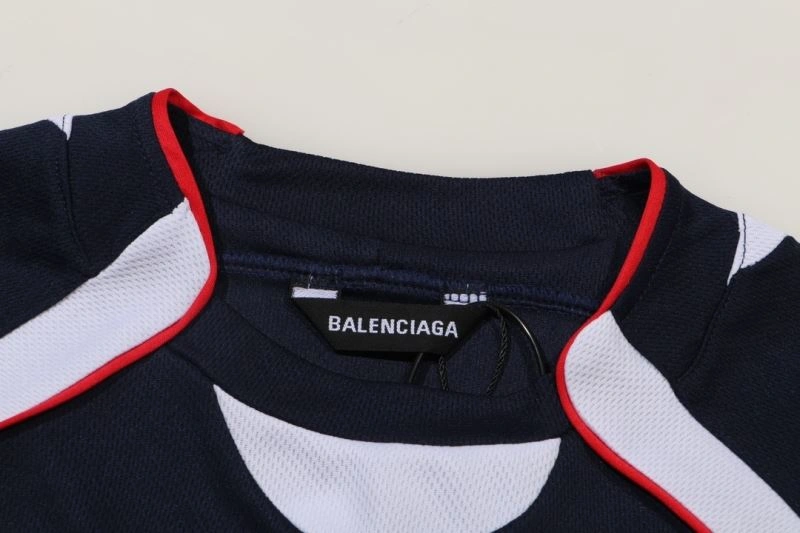 Bargain Balenciaga T-Shirts