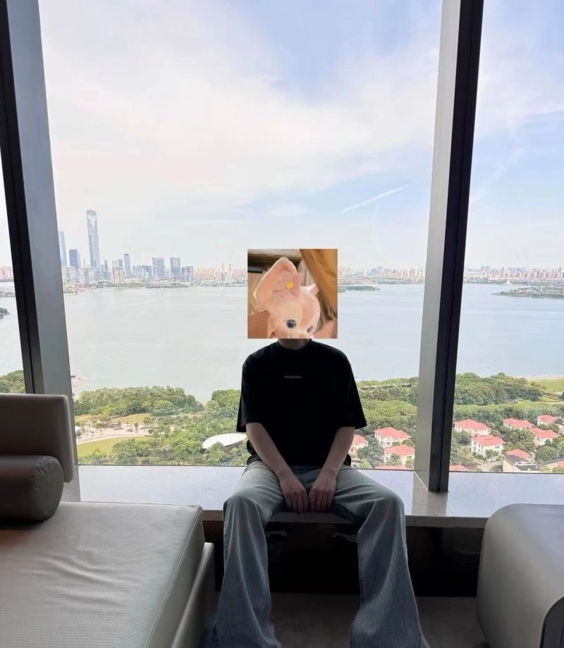 Indistinguishable Balenciaga T-Shirts