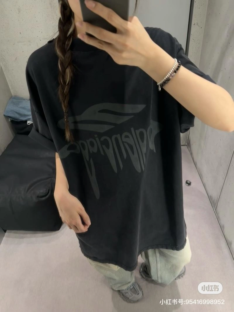 Accurate model Balenciaga T-Shirts