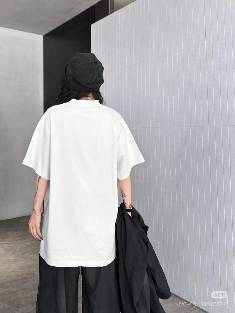 Accurate model Balenciaga T-Shirts