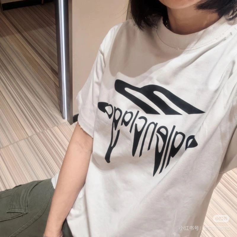 Accurate model Balenciaga T-Shirts