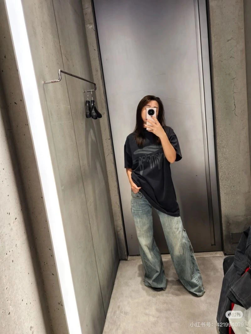Accurate model Balenciaga T-Shirts