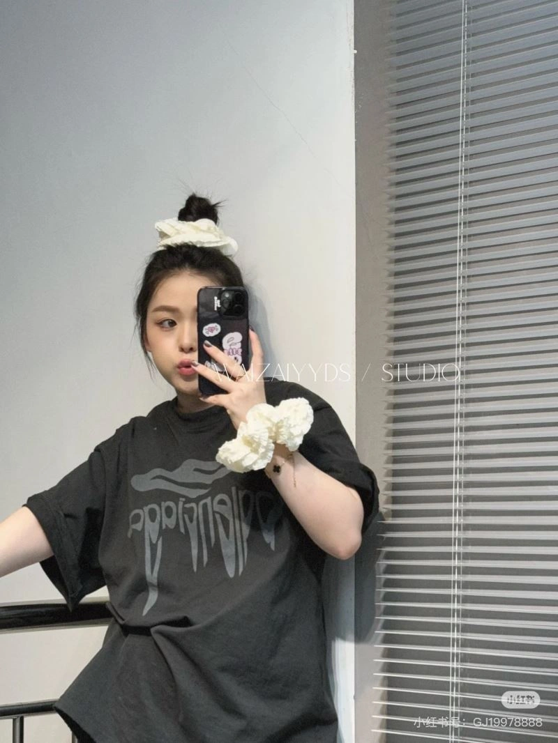 Accurate model Balenciaga T-Shirts